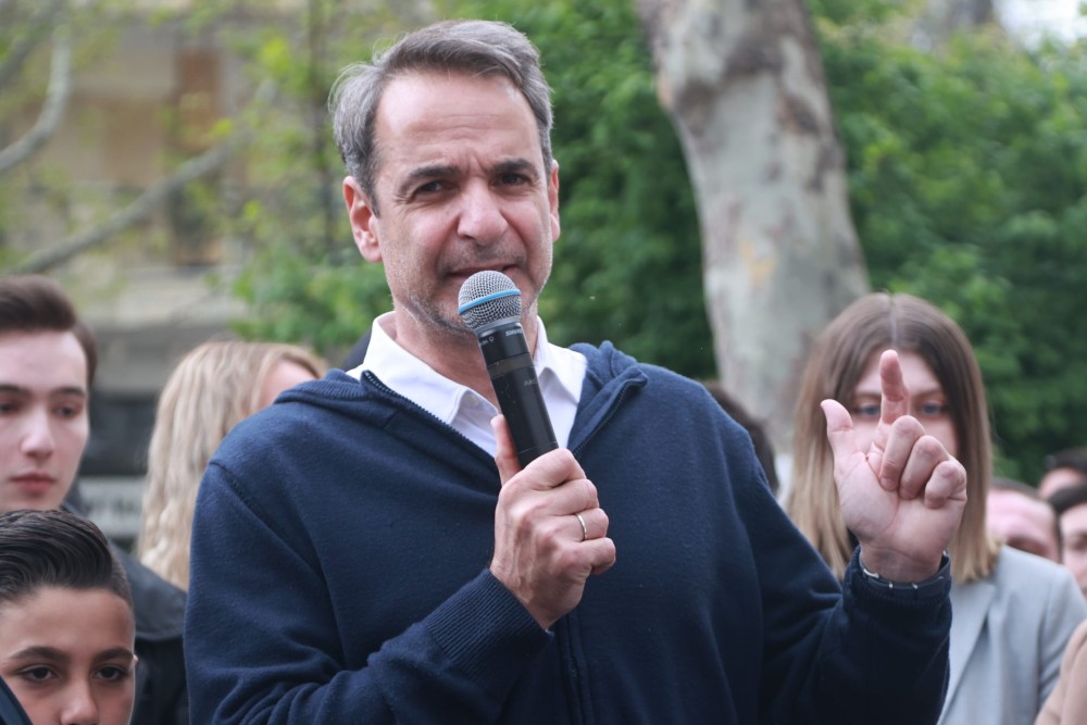 Πήραν να πουν καλημέρα στο Status fm και ήταν ο Κυριάκος Μητσοτάκης